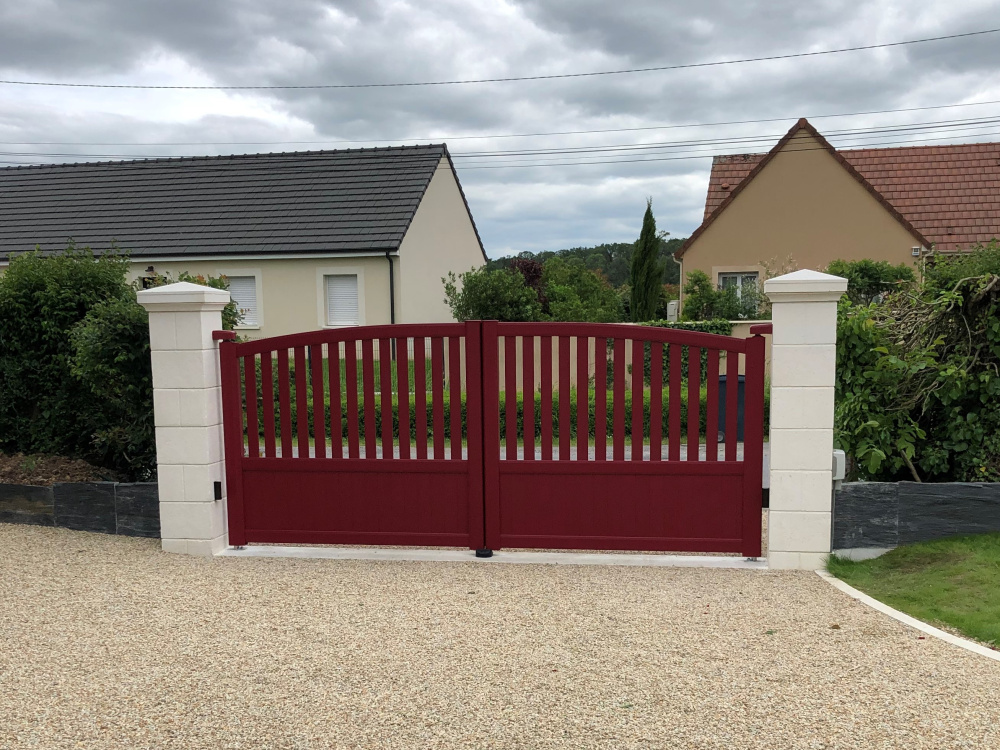 Portail PVC semi ajouré