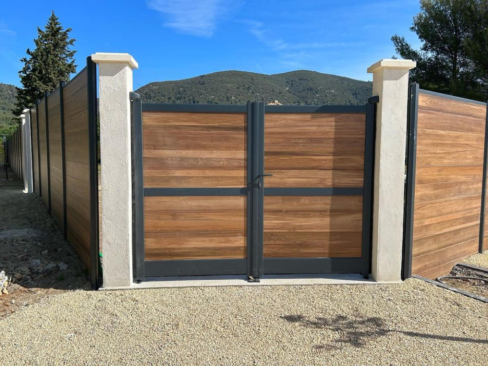 Portail Composite DoMaStyl' effet Bois Teck