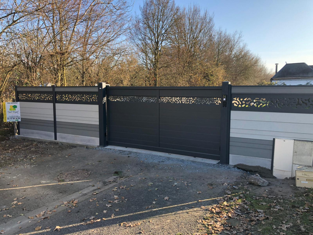 Coulissant aluminium Panthéon + Clôture composite DoMaStyl'