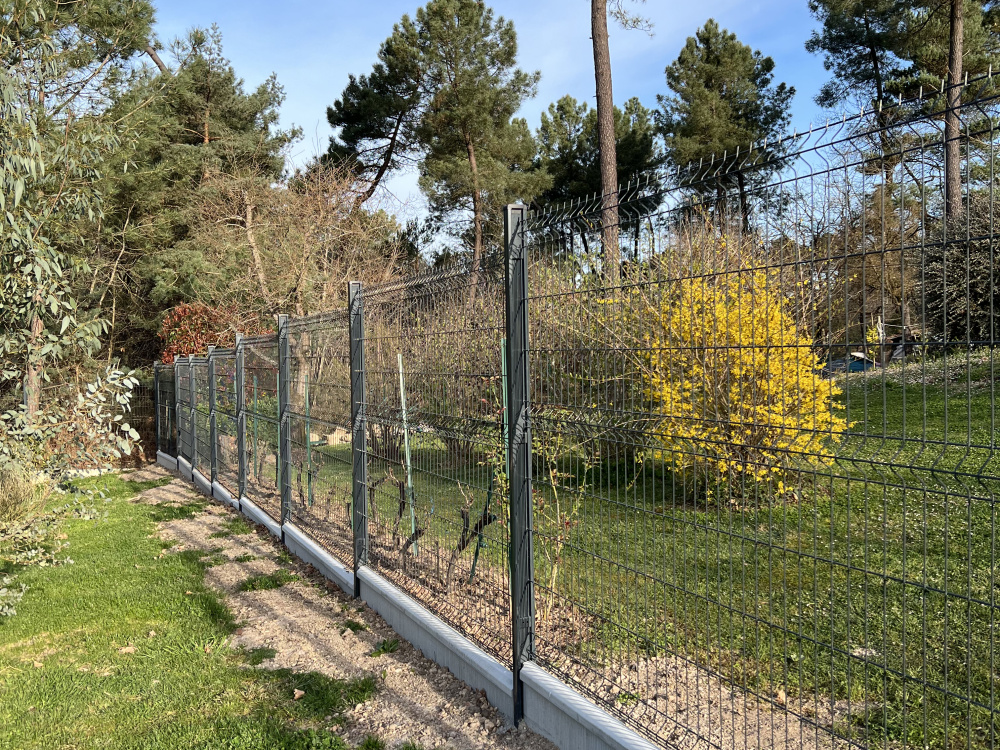 Grillage rigide à plis