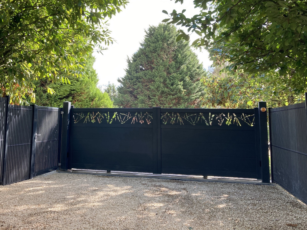 Portail battant aluminium